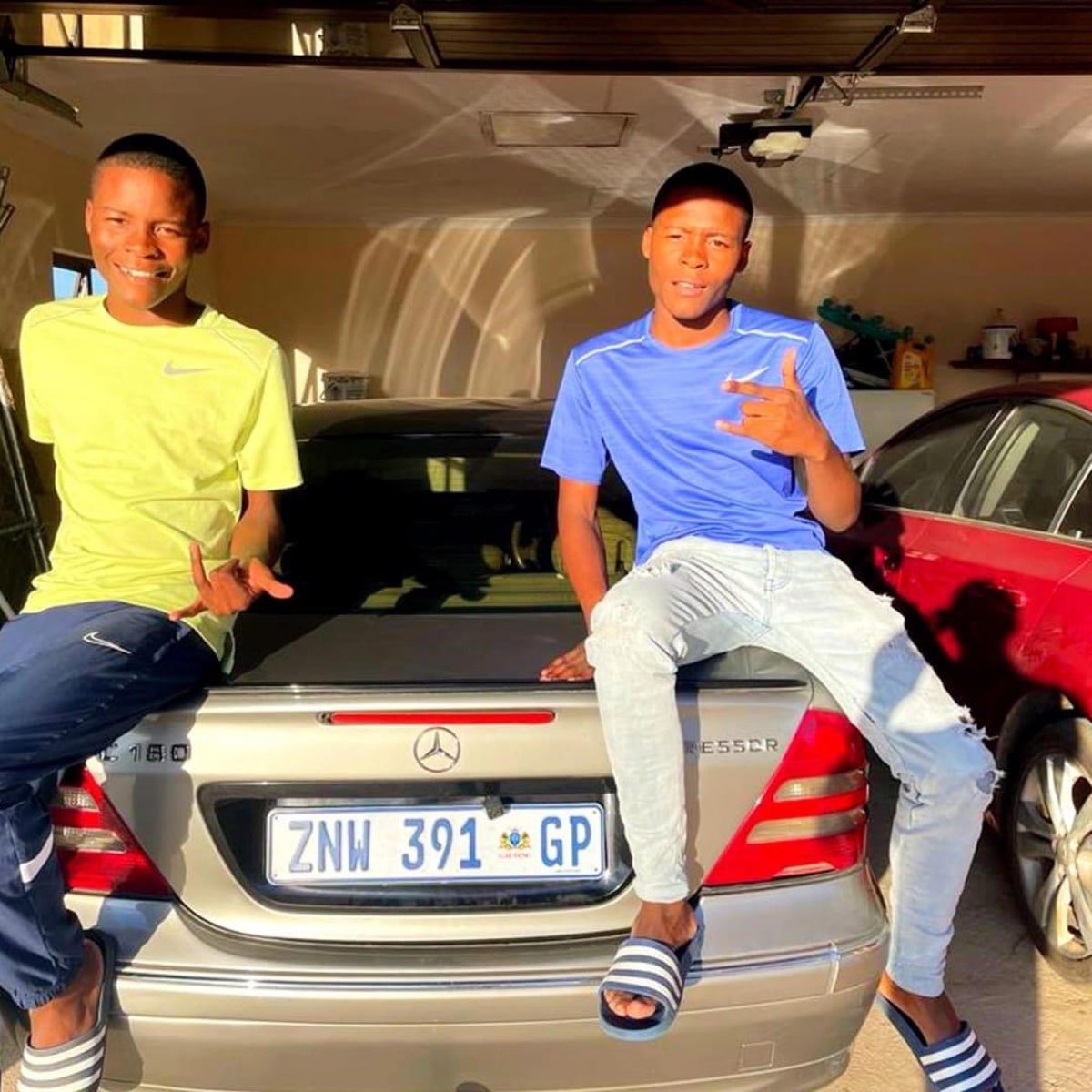 ‎Twerka - Single - Album by WozaBTwins - Apple Music