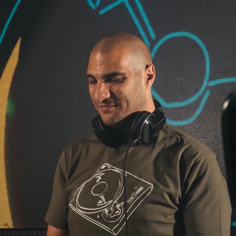 Le Géant De Papier - DJ MARC: Song Lyrics, Music Videos & Concerts