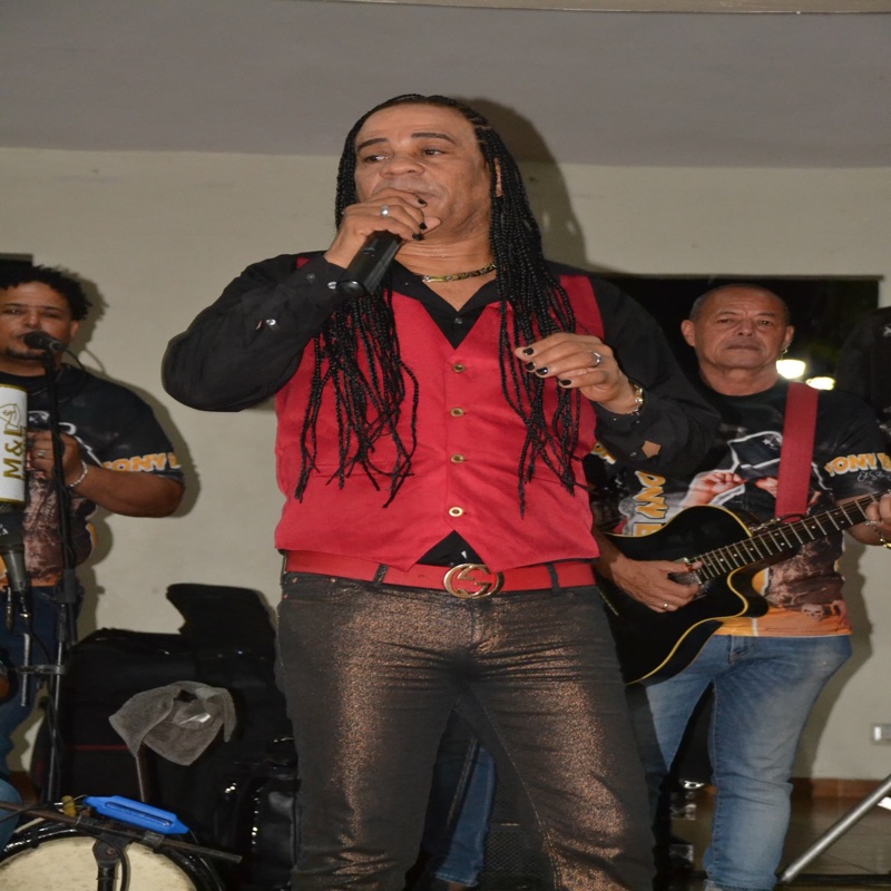 La Mujer del Policía - Tony Berroa: Song Lyrics, Music Videos & Concerts