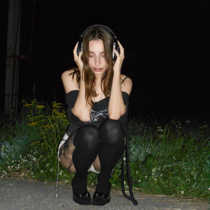 Memory Glitch - Olya Holiday: Song Lyrics, Music Videos & Concerts