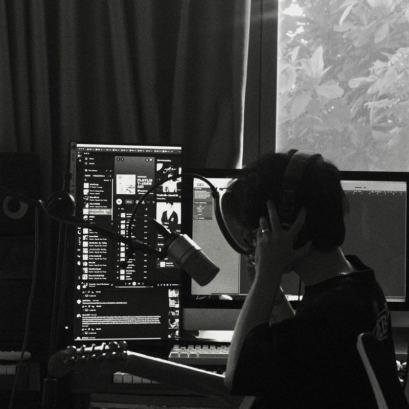 Người Đầu Tiên (Piano ver.) - Nguyễn Duy Thuận: Song Lyrics, Music ...