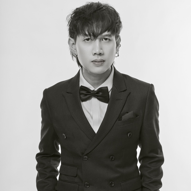 ម្ចាស់ក្សត្រី - Noly Records: Song Lyrics, Music Videos & Concerts