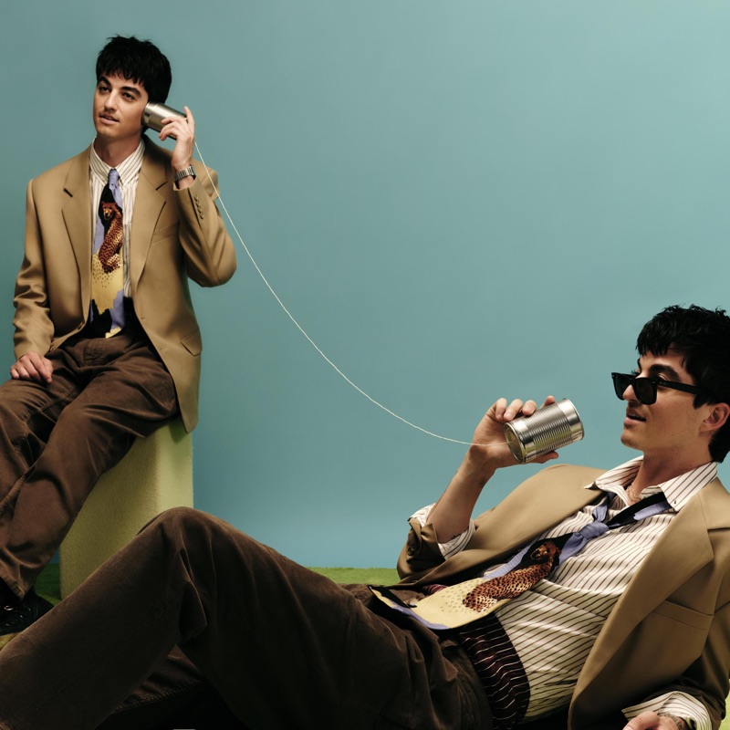 Slicked Back Hair - elijah woods: Song Lyrics, Music Videos & Concerts