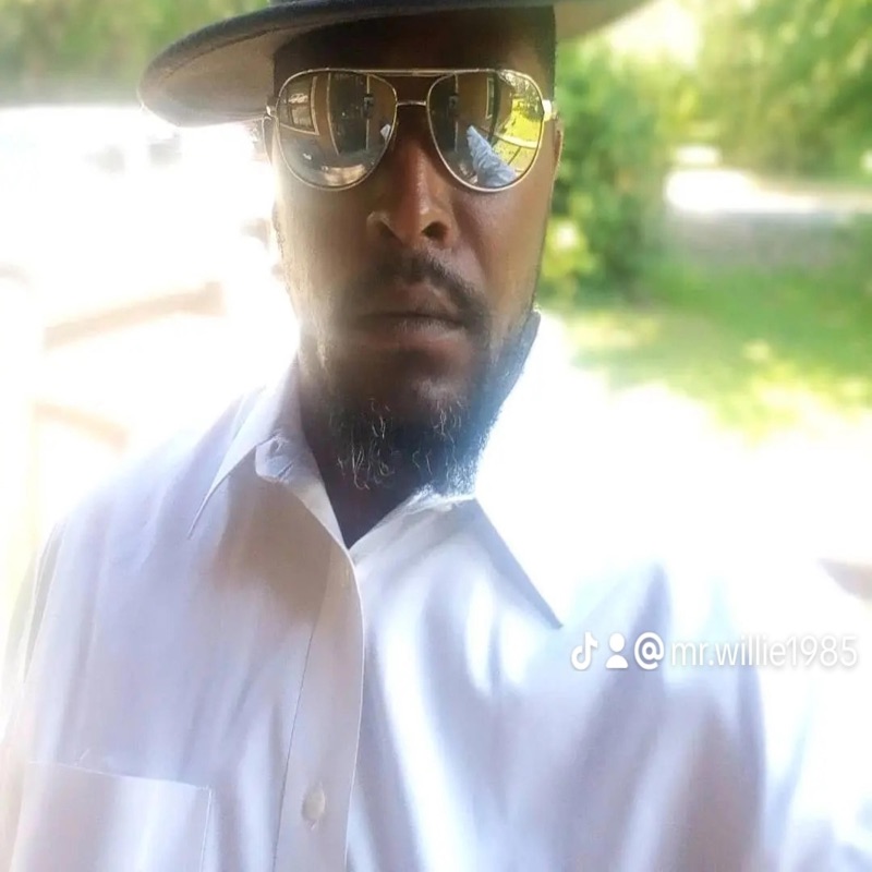 Slicka Than a Snake Bugga (BEAT & HOOK) - MUSHOO INSANE KING WILLIE ...