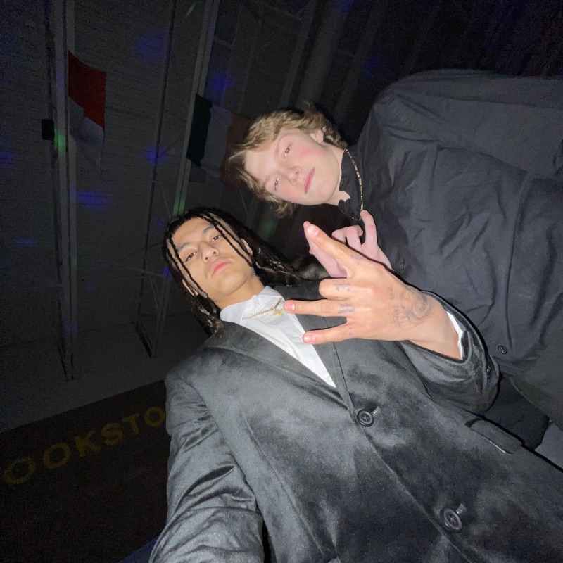 (Bra)wls - YOK LAYSMOKER: Song Lyrics, Music Videos & Concerts