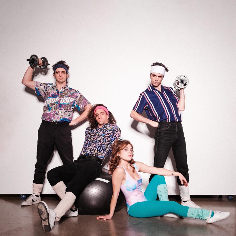 queen bee - L'omelette: Song Lyrics, Music Videos & Concerts