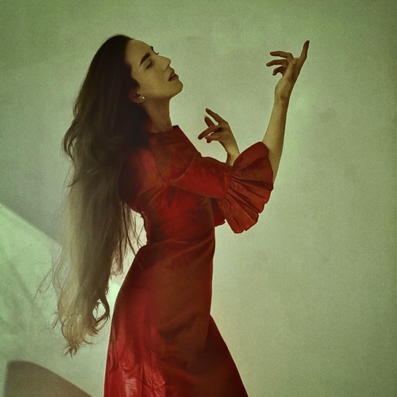 Done days and souvenirs - Elea Calvet: Song Lyrics, Music Videos & Concerts