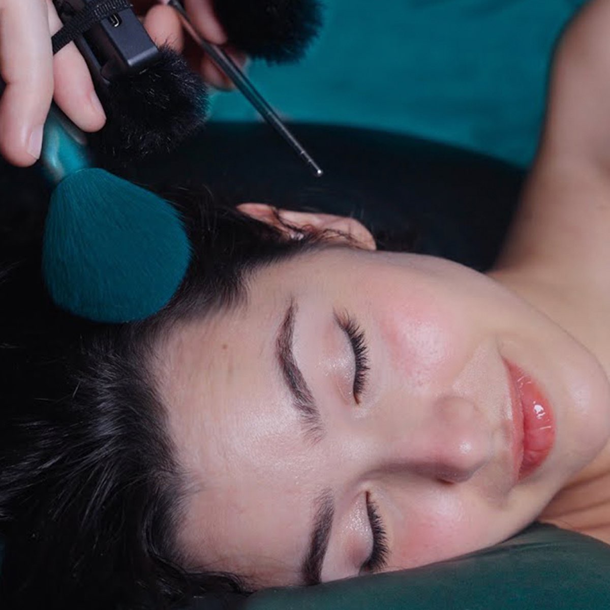 ‎Real Person ASMR - Scalp and Hairplay on Glow (Real sounds) - EP ...
