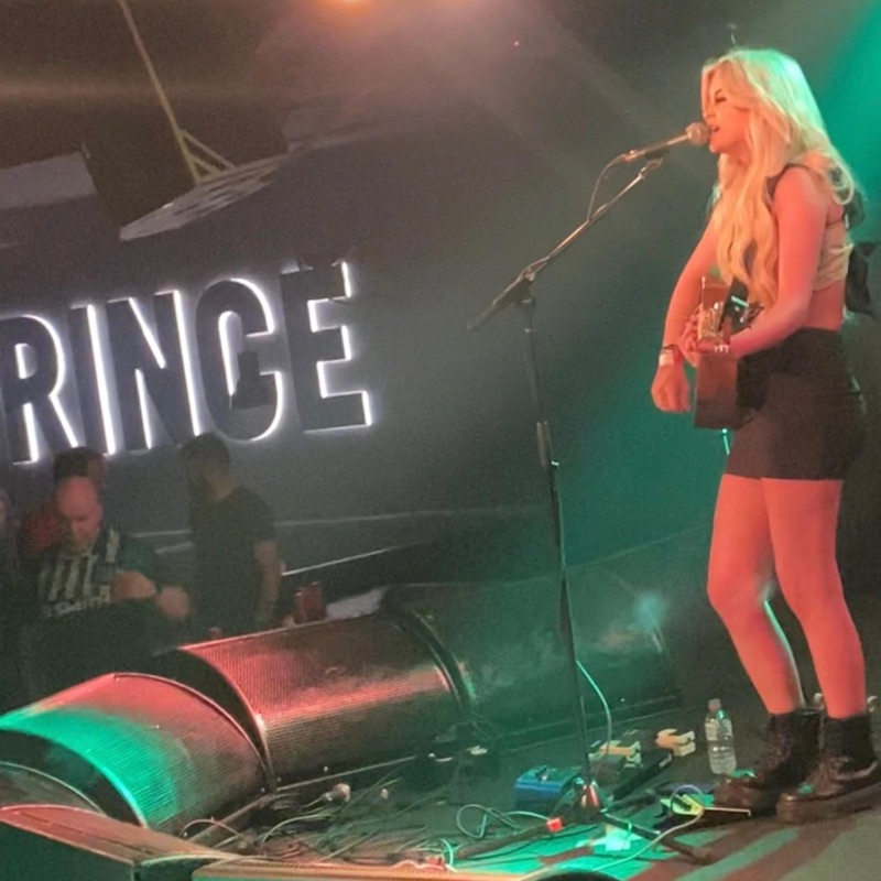 Broad Black Brimmer (live in Australia) [Live] - Katelin Tierney: Song ...