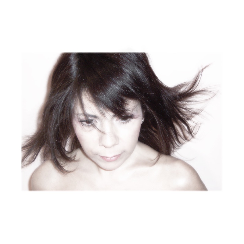 Tema de Titania (feat. Claudio Cardone) [En Vivo] - Grace Cosceri: Song ...