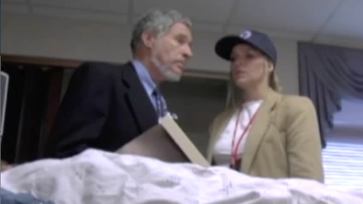 Close Encounters of the 4th Kind - Apple TV