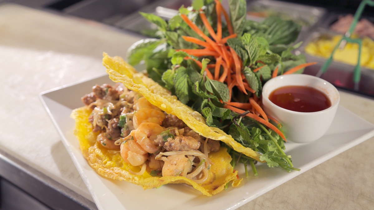 Creole Cold Cuts And Crepes Diners Drive Ins And Dives Series 25 Episode 3 Apple Tv Sk