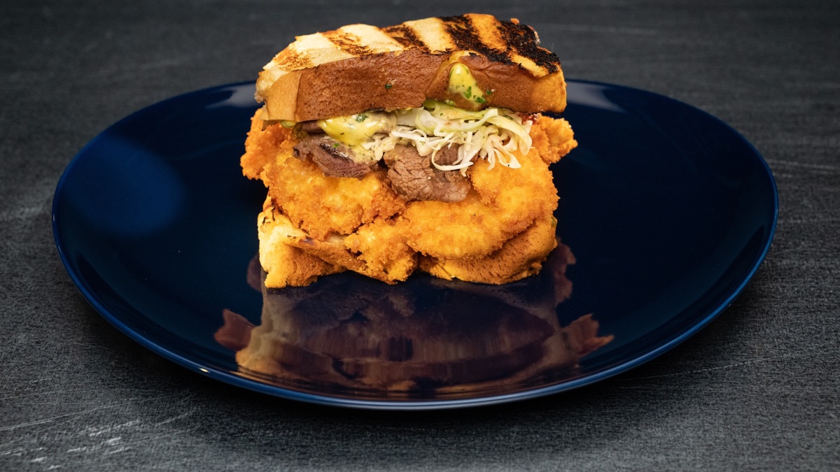 Alex vs Lobster - Alex vs America (Series 3, Episode 14) - Apple TV (SG)