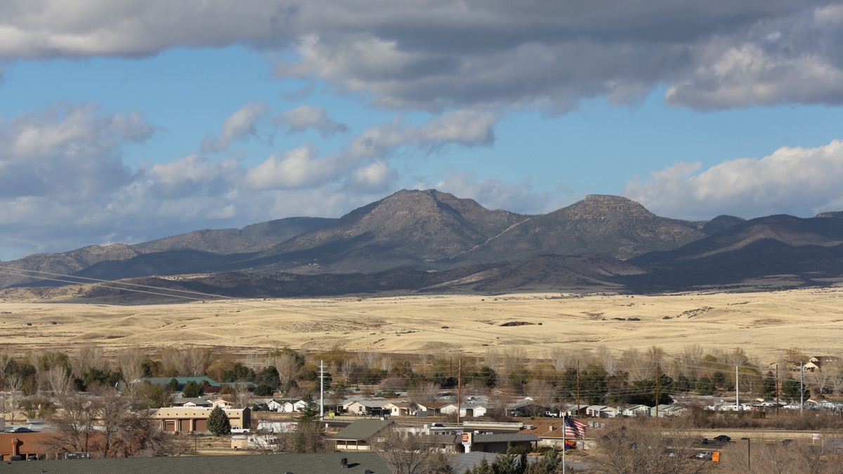 Episode 1 - Invasion Earth (Series 1, Episode 1) - Apple TV (GD)