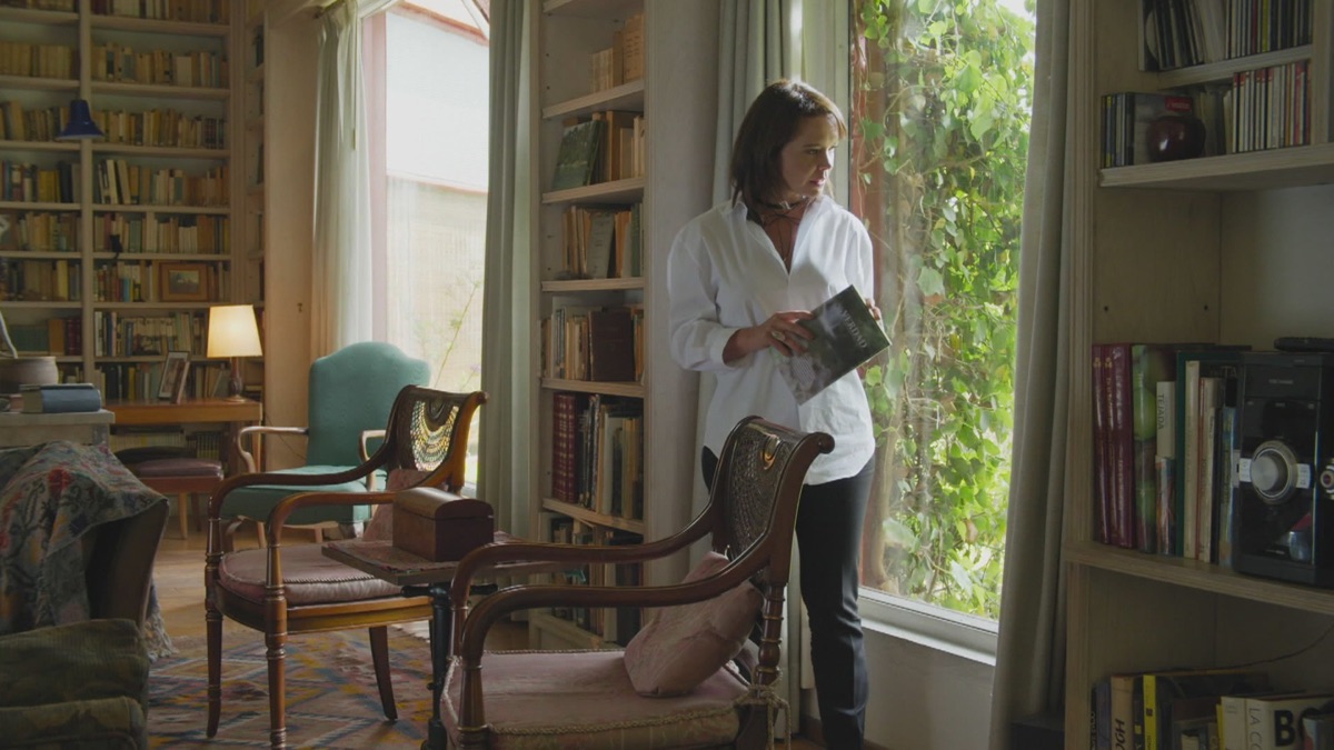 Episode 3 - Surviving Escobar - Alias JJ (Season 1, Episode 3) - Apple TV