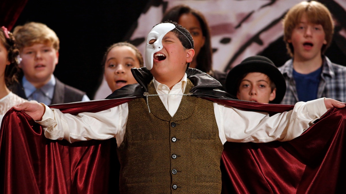 ‎A Slight at the Opera - Modern Family (Season 4, Episode 14) - Apple ...