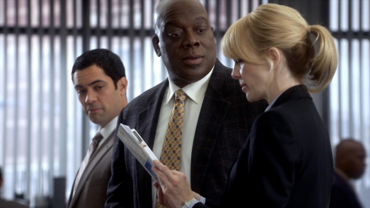 ‎Bombers - Cold Case (Season 7, Episode 13) - Apple TV (ID)