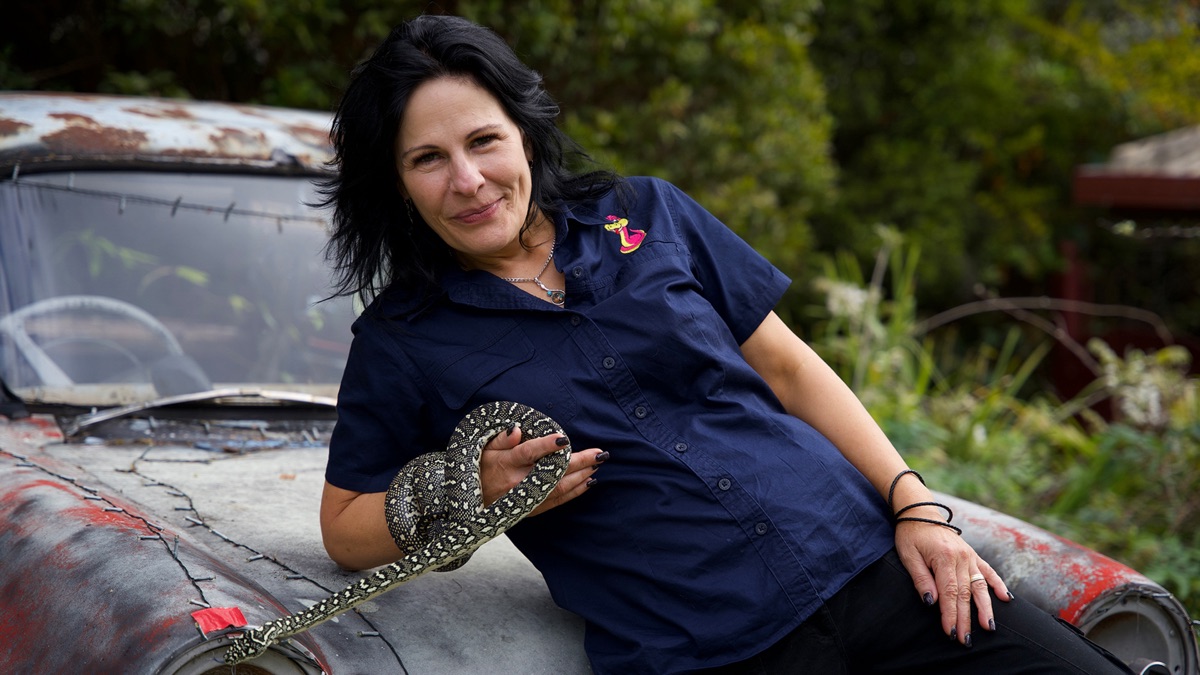 The Land of the Brown Snake - The Snake Catcher (Series 1, Episode 2 ...