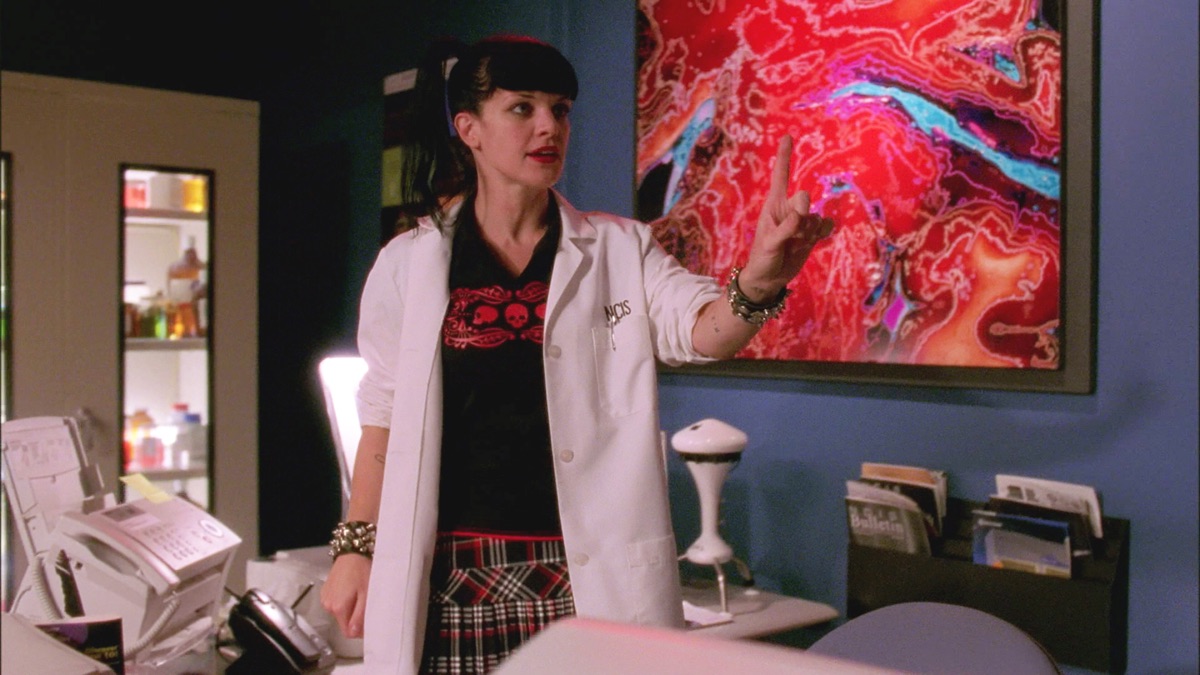 The Voyeurs Web Ncis Series 3 Episode 6 Apple Tv Ie
