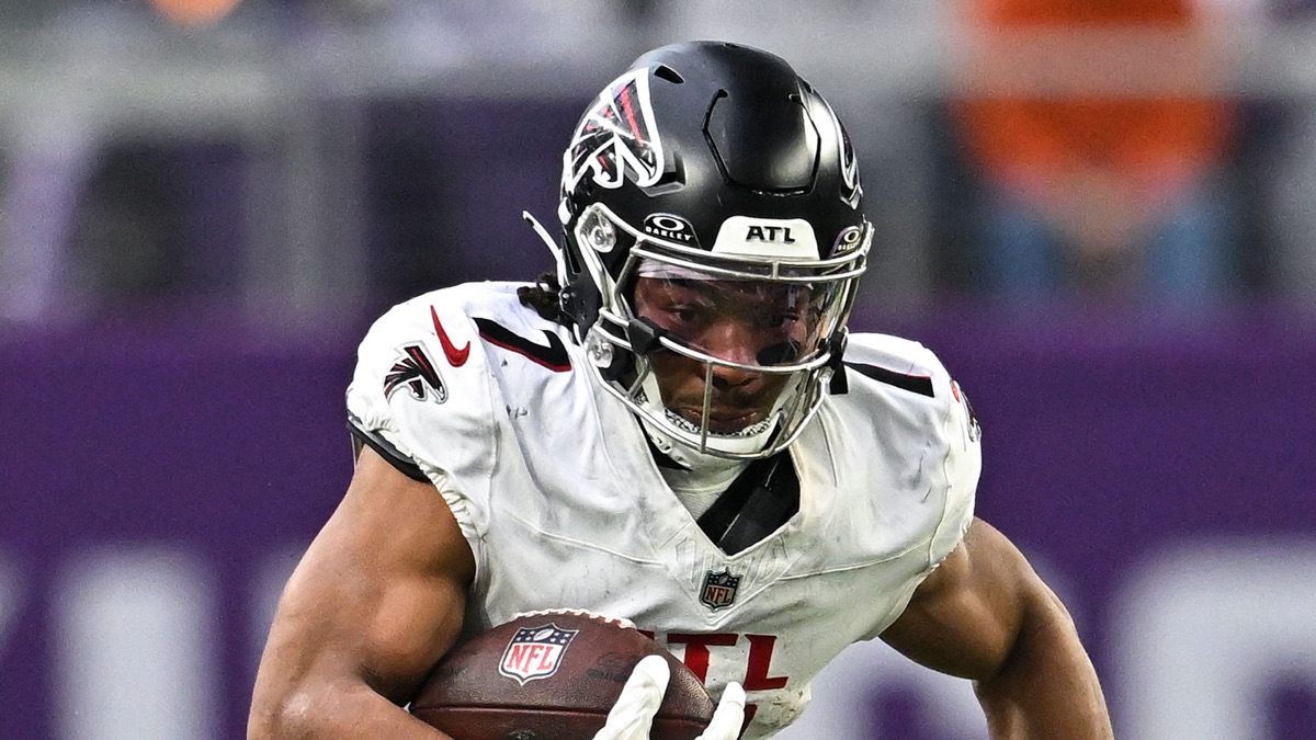 ‎NFL Race to the End Zone: Devincaherly & Jaylen Warren - Apple TV