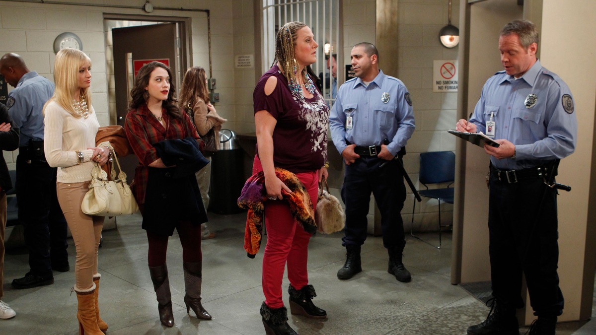 Pilot - 2 Broke Girls (Temporada 1, Episodio 18) - Apple TV (ES)