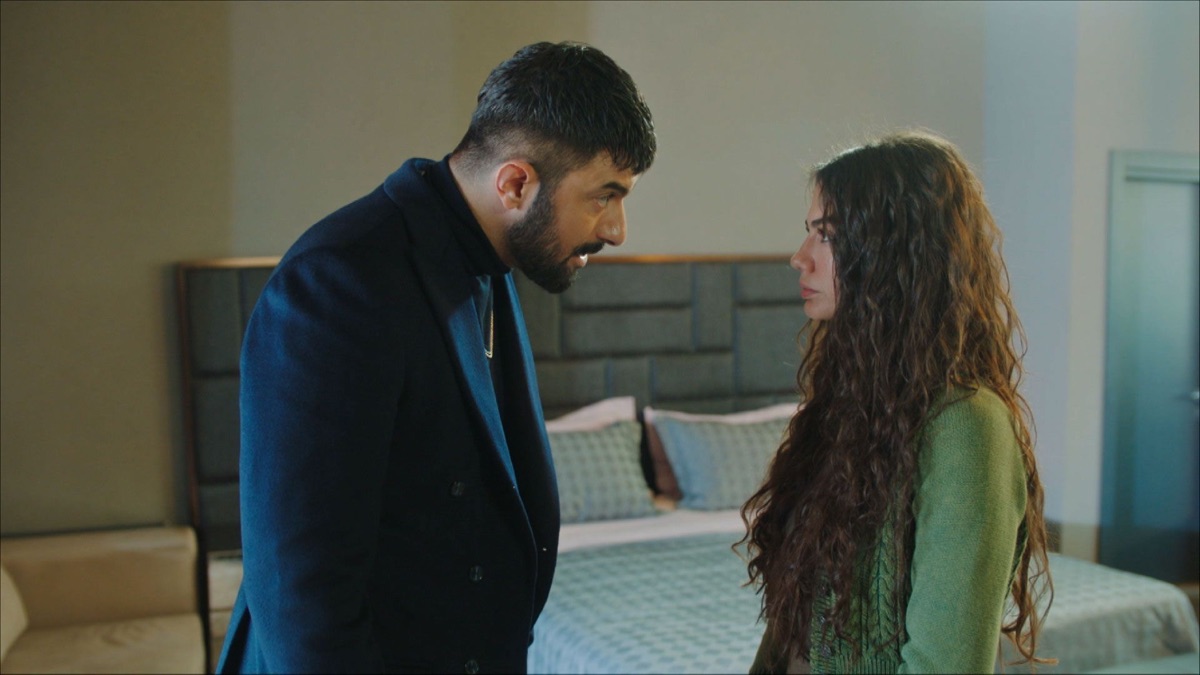 Episode 25 - Esmi Farah (Series 1, Episode 25) - Apple TV (EG)