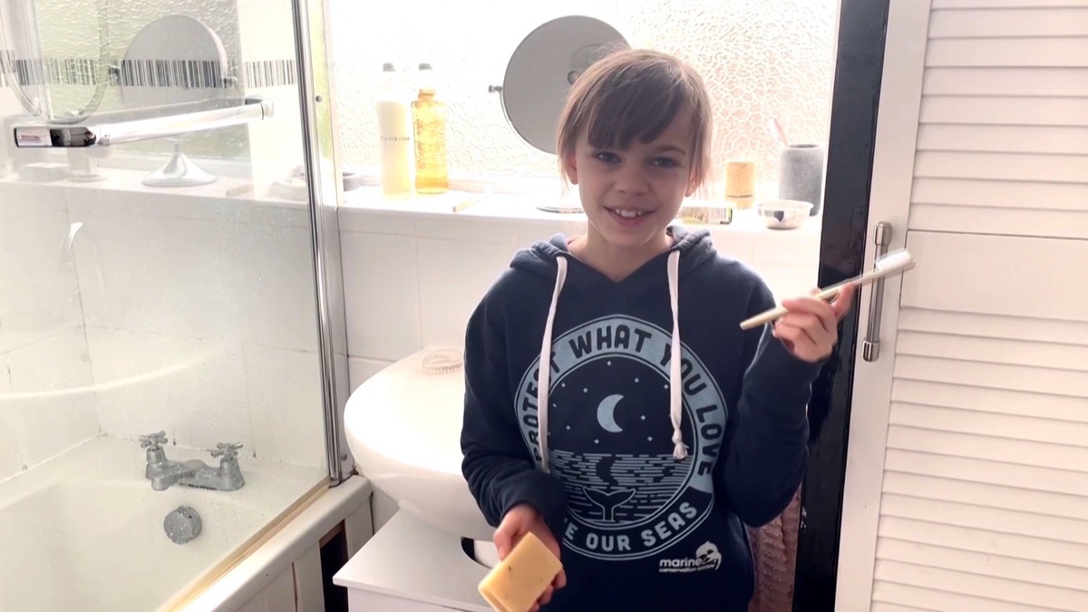 Climate Champions: Kids Interviews: Elizabeth - Apple TV (FI)