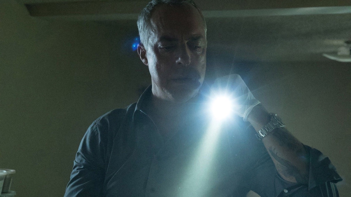 ‎Aye Papi - Bosch (Series 3, Episode 8) - Apple TV (AR)