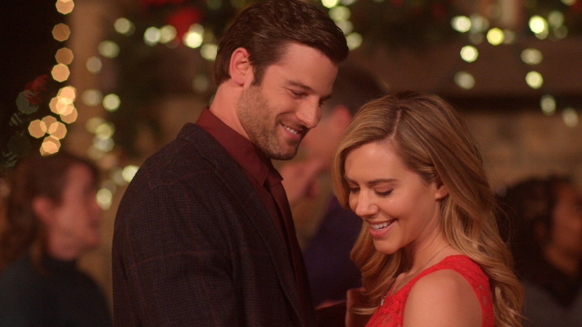 Love at the Christmas Contest - Apple TV