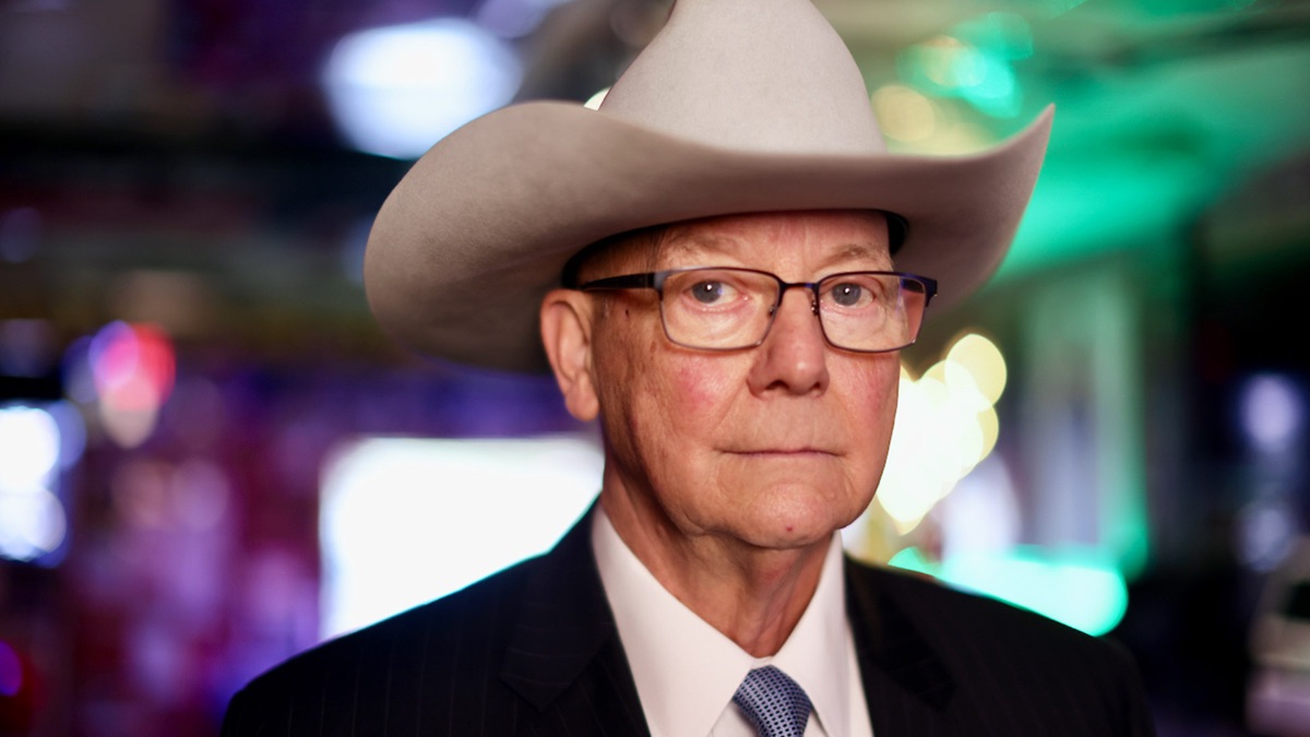 Episode 3 - The Flight Attendant Murders (Series 1, Episode 3) - Apple ...