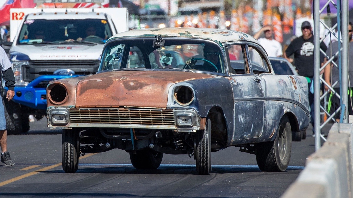 Body Swap '56 Chevy – Roadkill Garage (Season 5, Episode 1) - Apple TV (CA)