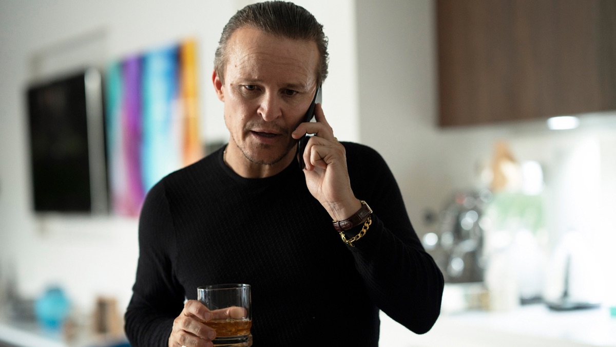 ‎Shoulda Tapped - Mr Inbetween (Series 2, Episode 1) - Apple TV (BR)