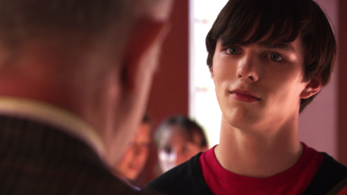 Tony - Skins (temporada 1, episodio 1) - Apple TV