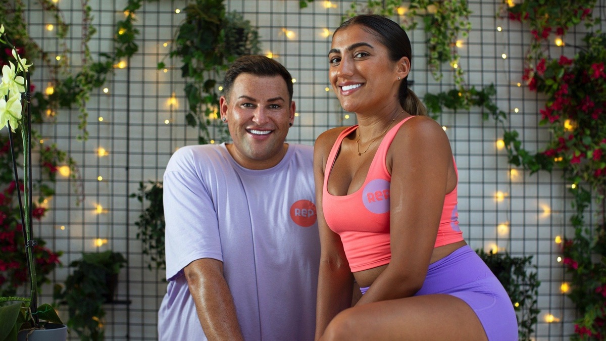 Episode 1 - Kavos Weekender (Series 1, Episode 1) - Apple TV (UK)