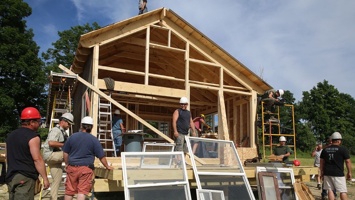 Collector's Cabin - Building Wild (Season 2, Episode 9) - Apple TV