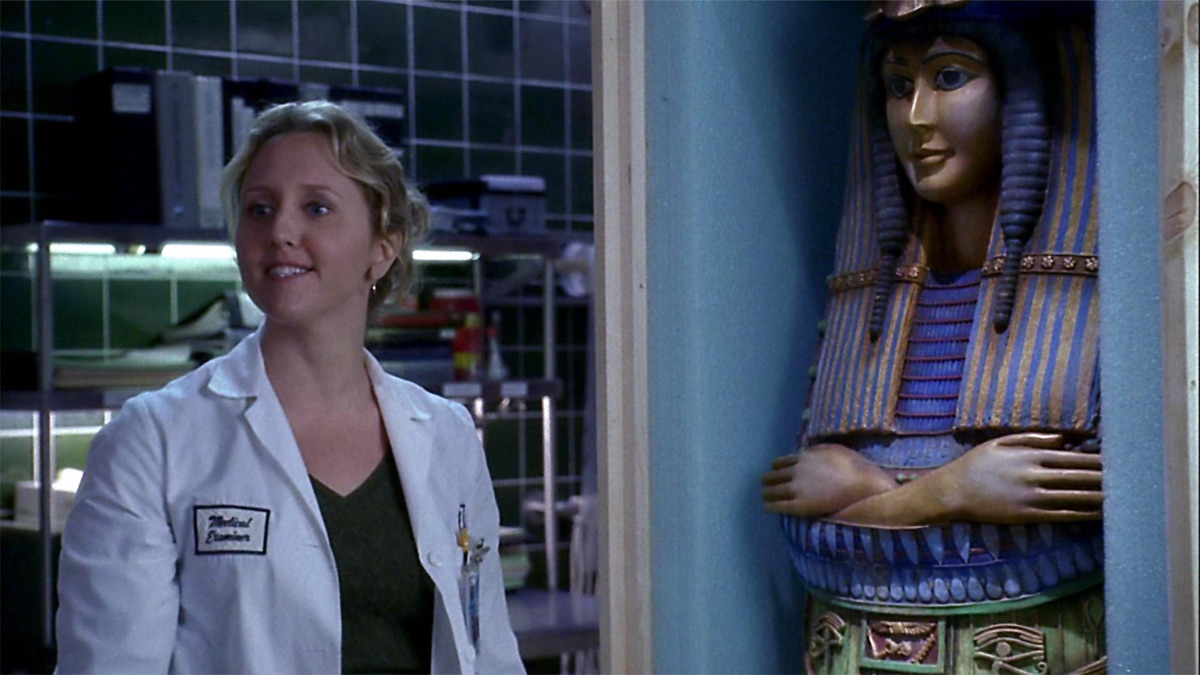 Seven Feet Under - Crossing Jordan (Season 6, Episode 9) - Apple TV