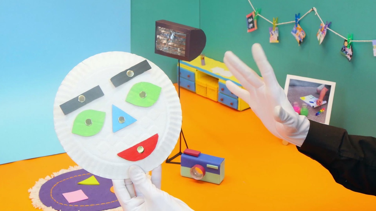 ‎Paper Plate Face - SuperHands - Apple TV (NZ)