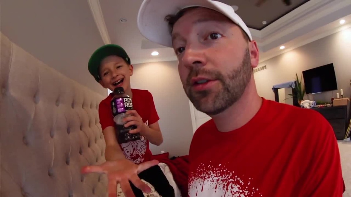 ‎Father vs. Son Bottle Flip in the House – Andrew Schrock (Season 2 ...