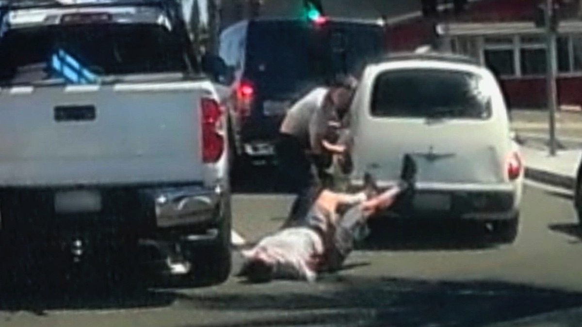 ‎Full Throttle - Road Rage (Series 2, Episode 10) - Apple TV (SG)