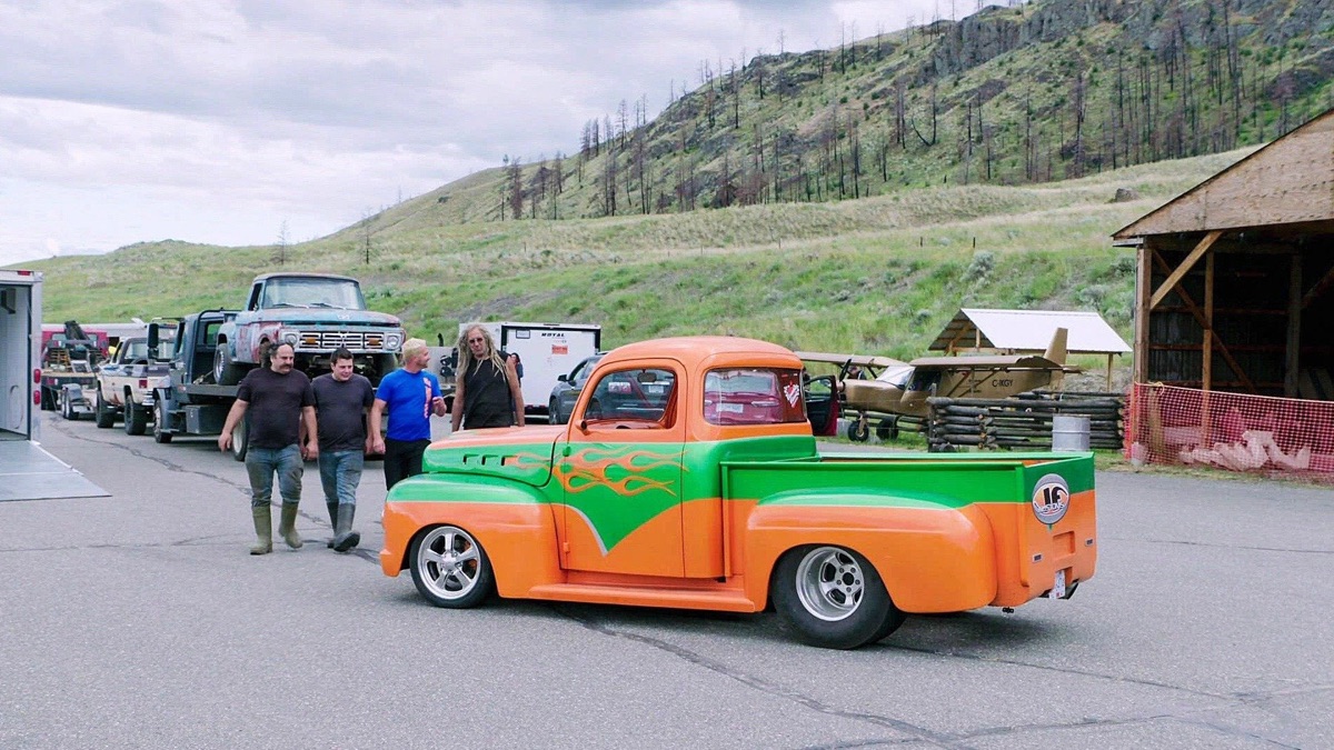 Transformer Truck – Rust Valley Restorers (Season 3, Episode 5) - Apple ...