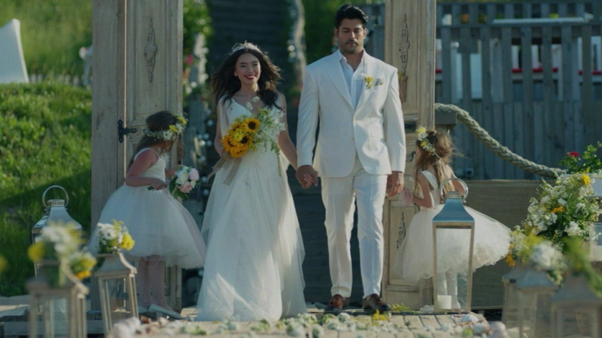 Endless Love - Bittersoet (Series 2, Episode 121) - Apple TV (UK)