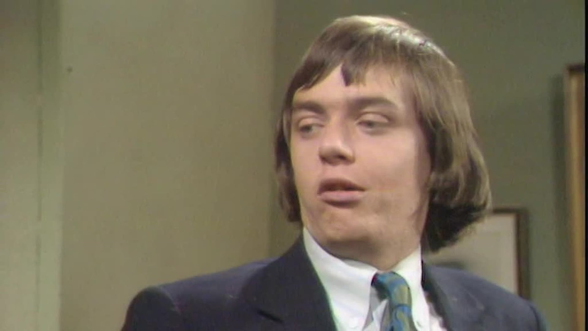 The Thin Yellow Line - The Fenn Street Gang (Season 1, Episode 8 ...