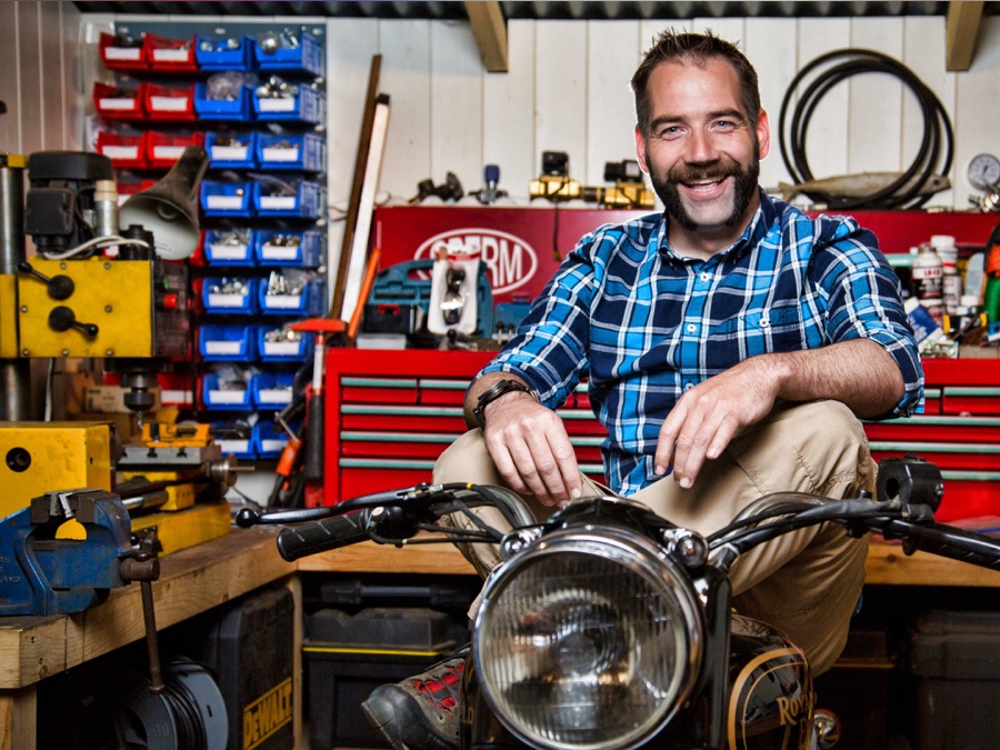 Engine Addict With Jimmy de Ville - Apple TV (UK)