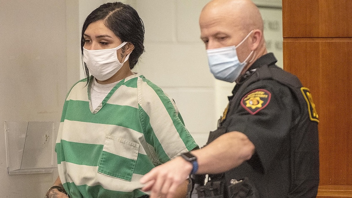 ‎Full Throttle Murder - Mean Girl Murders (Series 3, Episode 1) - Apple ...