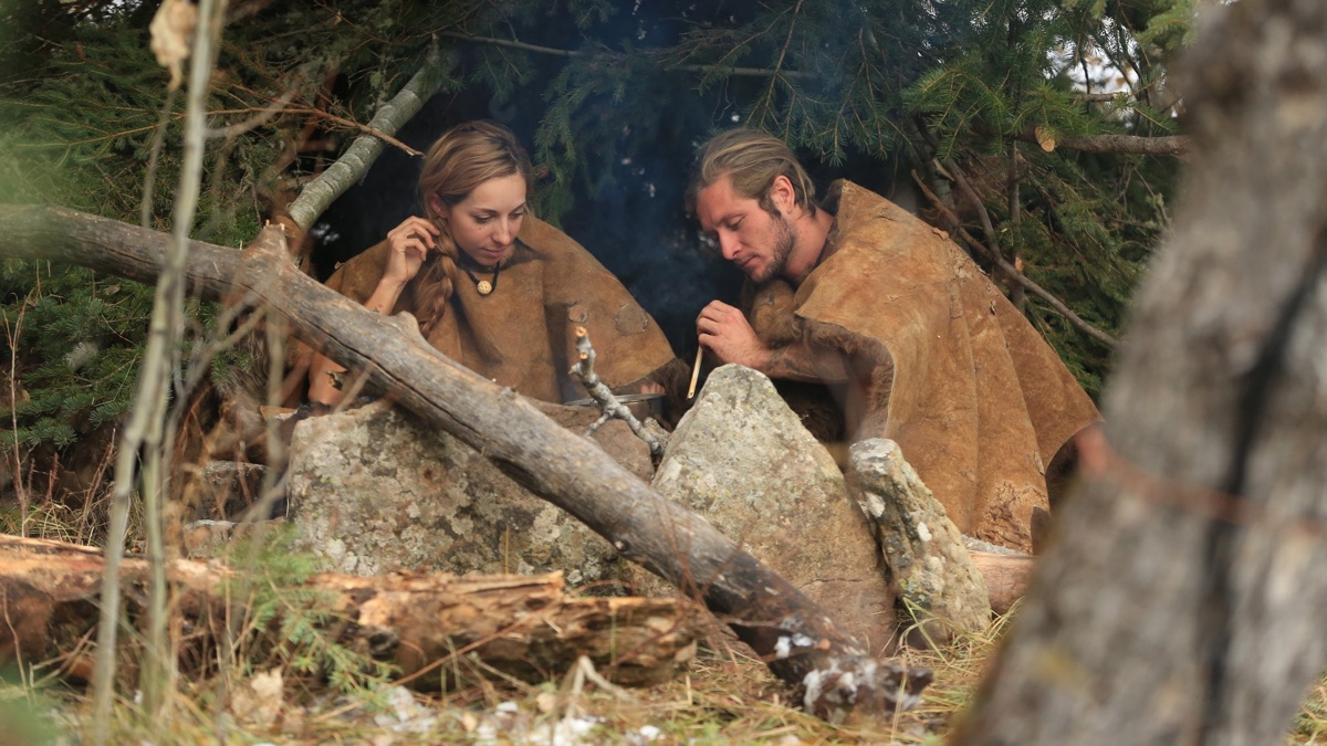 Snow Daze - Naked and Afraid (Series 11, Episode 30) - Apple TV (FI)