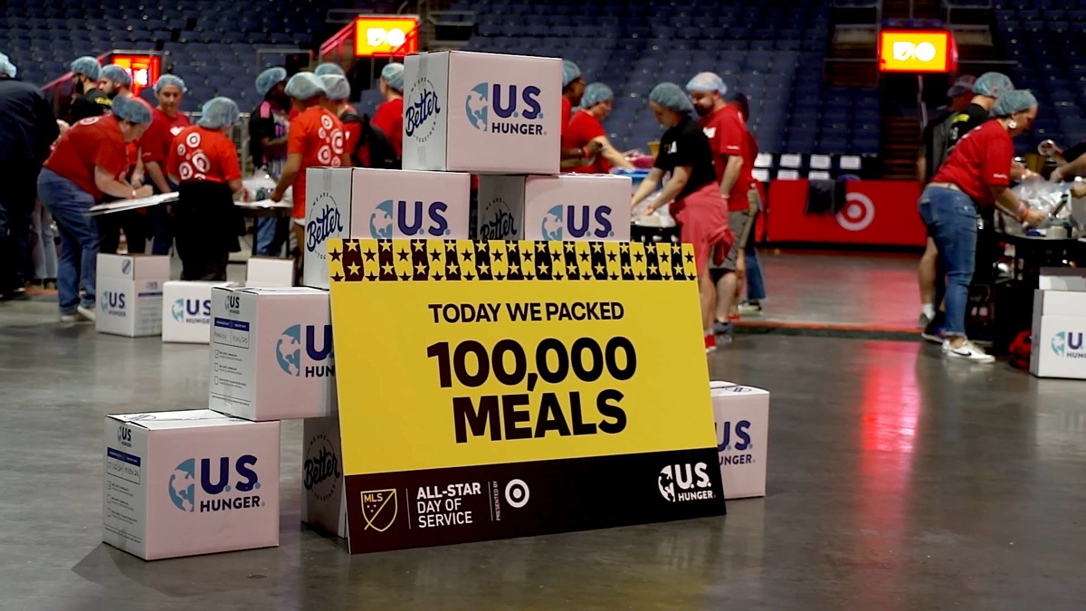 Pitching In - Apple TV (ES)