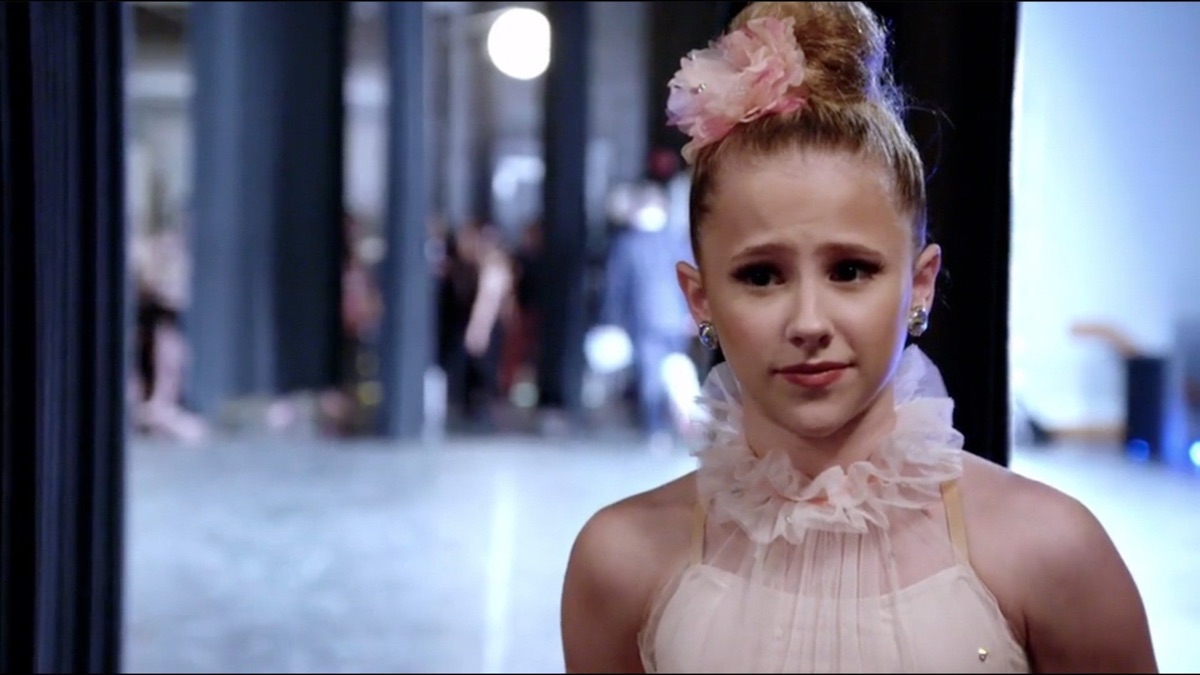 ‎The Return of Studio 19 – Dance Moms (Season 8, Episode 14) - Apple TV ...