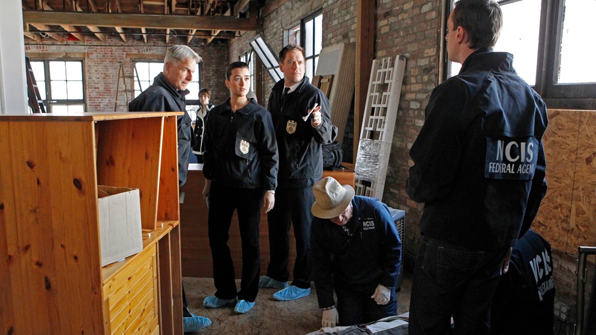 A Desperate Man - NCIS (Season 9, Episode 13) - Apple TV
