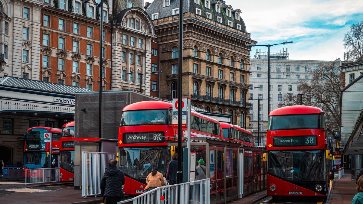 Episode 1 - The Tube: Keep London Moving! (Series 1, Episode 1) - Apple ...