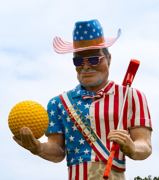 Route 66's Iconic Muffler Men - Apple Maps